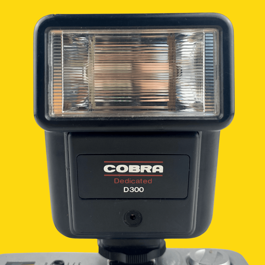 Cobra D300 External Flash Unit – Film Camera Store